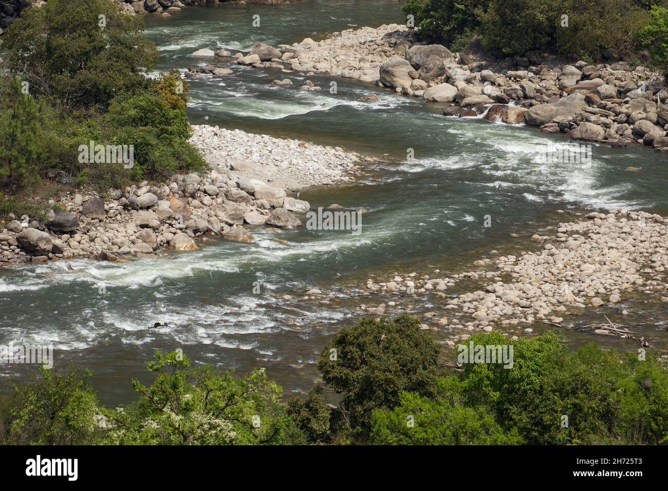 The Mo Chhu River in the Punakha Valley of Bhutan Stock Photo - Alamy