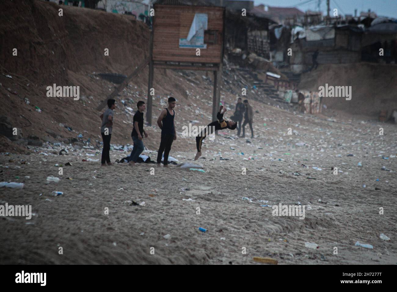 Daily life in Gaza - Palestinians enjoy at the beach of Gaza City ...