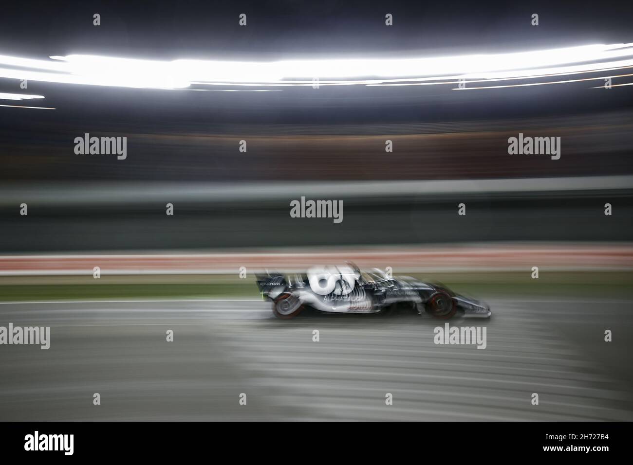 Doha, Qatar. 19th Nov, 2021. 22 TSUNODA Yuki (jap), Scuderia AlphaTauri Honda AT02, action ...