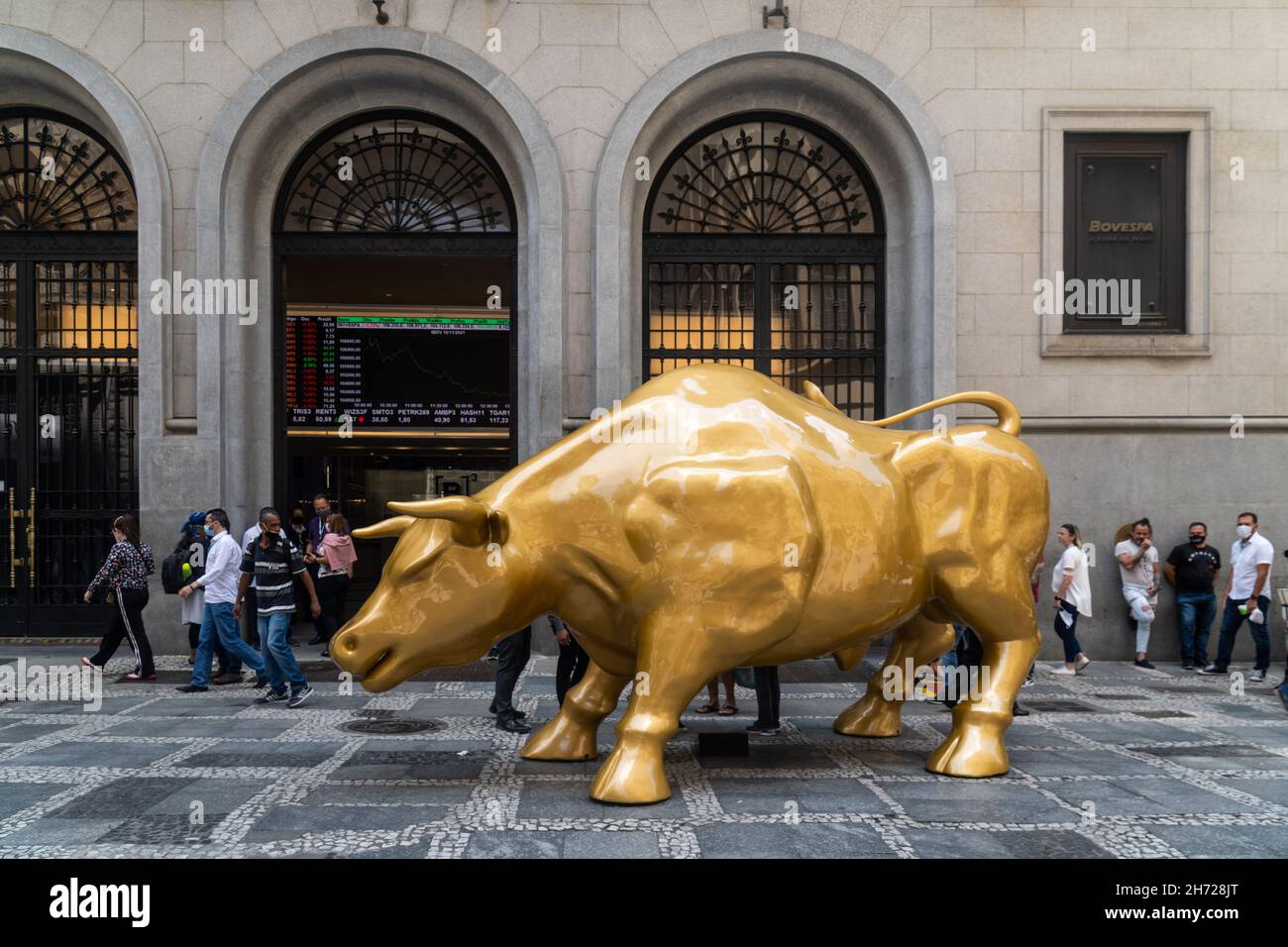 Wall Street Bull Statue Replica