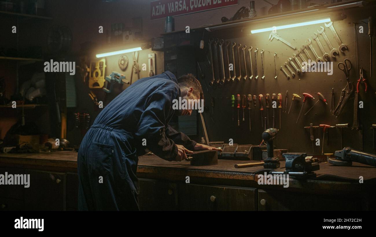 Blacksmith manufacturing hi-res stock photography and images - Alamy
