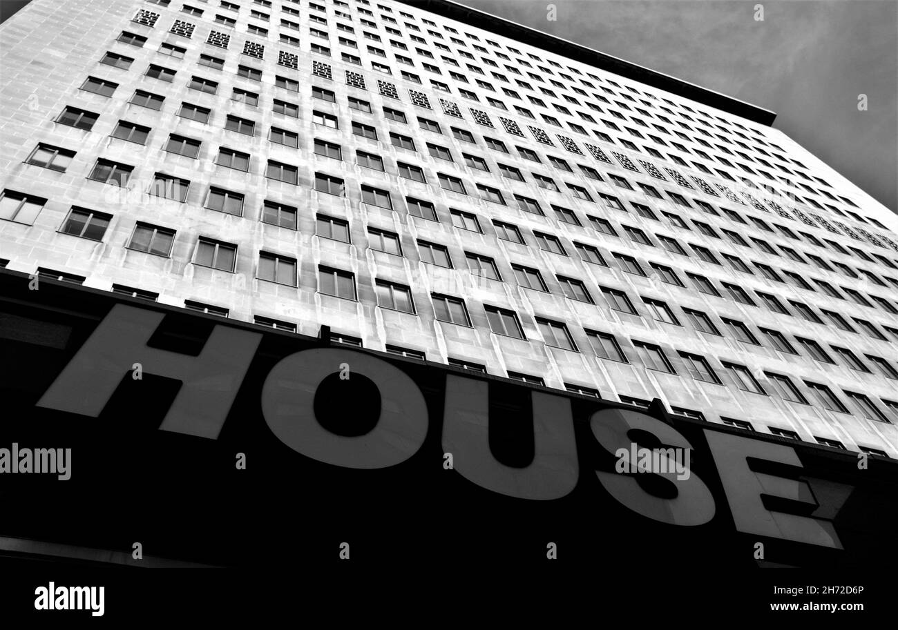 Massive office building in Toronto, Canada Stock Photo - Alamy