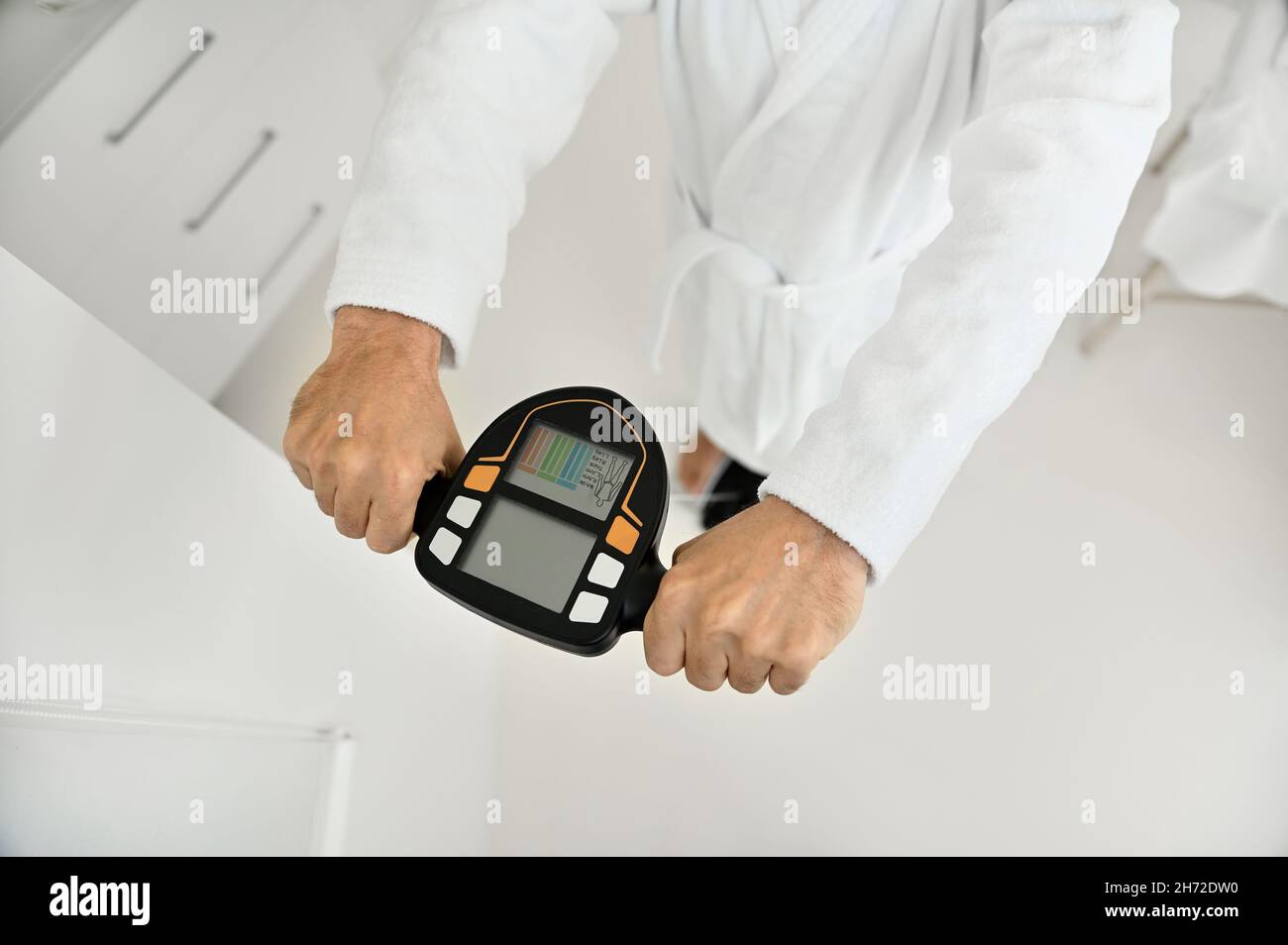 Weighing apparatus hi-res stock photography and images - Alamy