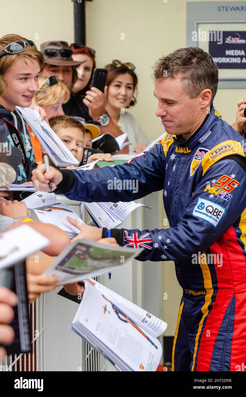 Matt hall pilot hi-res stock photography and images - Alamy