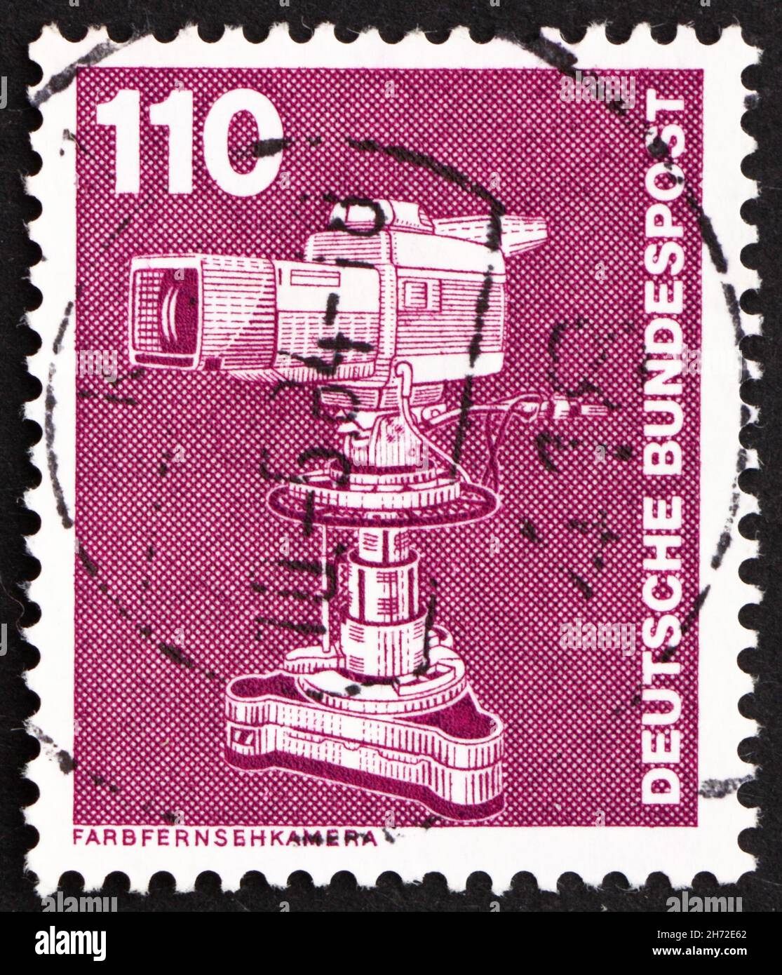 Postage stamp camera hi-res stock photography and images - Alamy