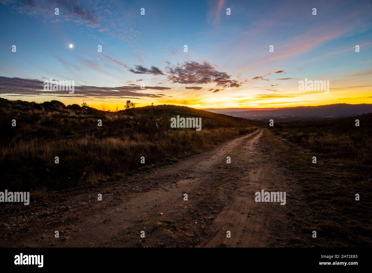 path that leads to the sun Stock Photo - Alamy