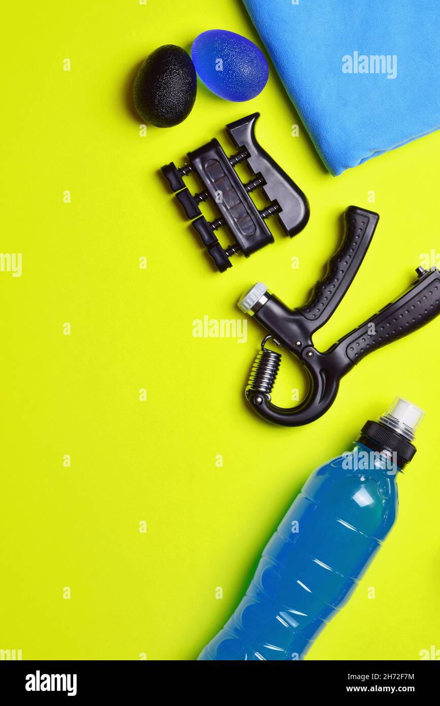 Two finger grips hi-res stock photography and images - Alamy