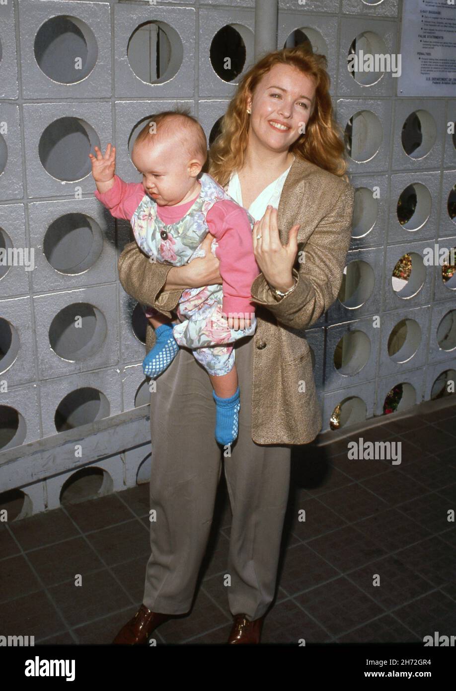 Faye Grant 1990 Credit: Ralph Dominguez/MediaPunch Stock Photo - Alamy