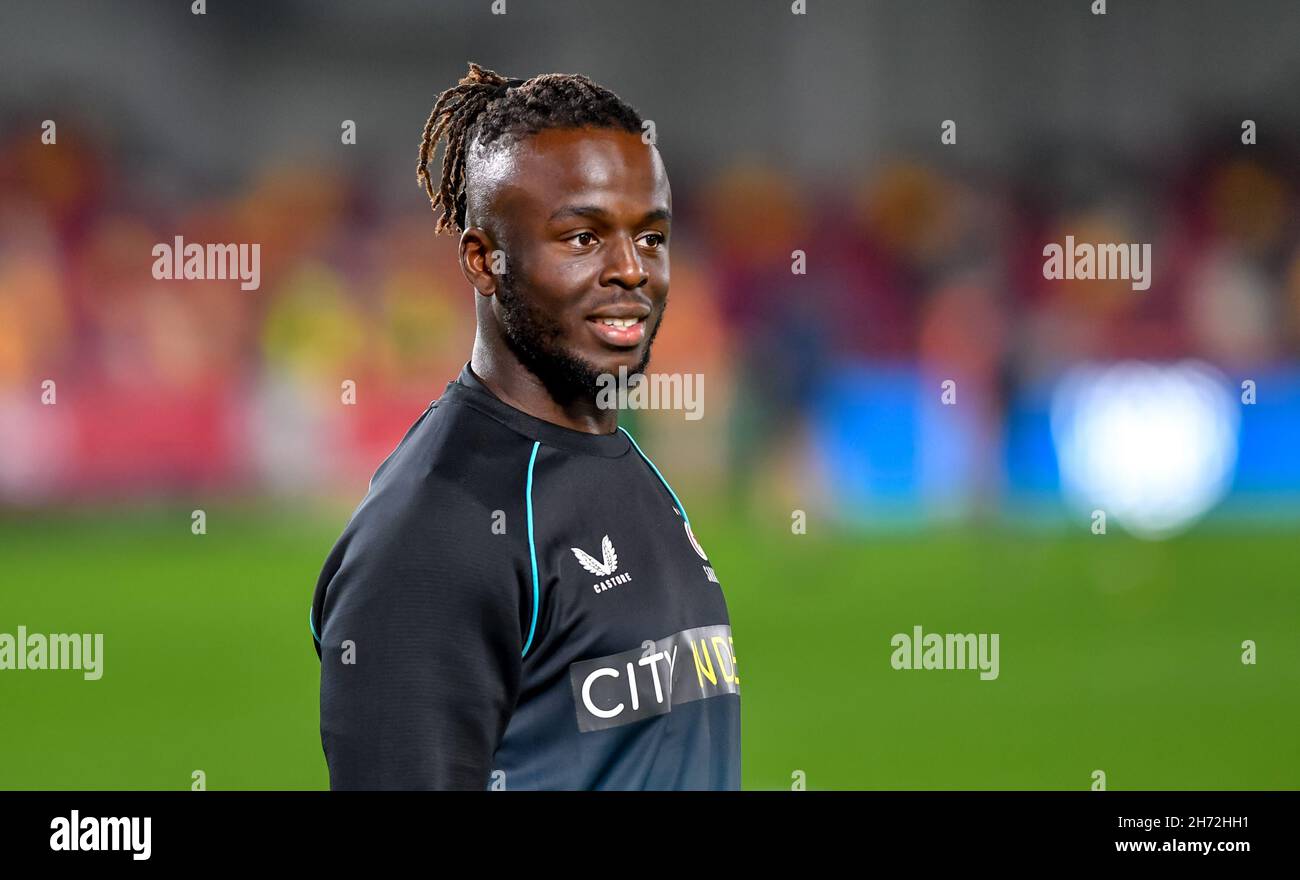 London, UK. 19th Nov, 2021. Romtimi Segun of Saracens during warm up ...