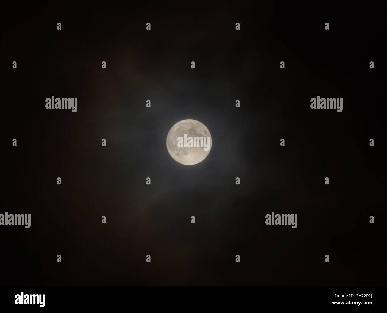 Norwegian full moon hi-res stock photography and images - Alamy