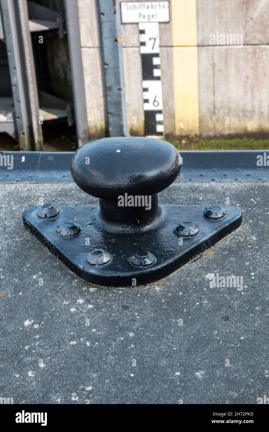 Empty ship hi-res stock photography and images - Alamy