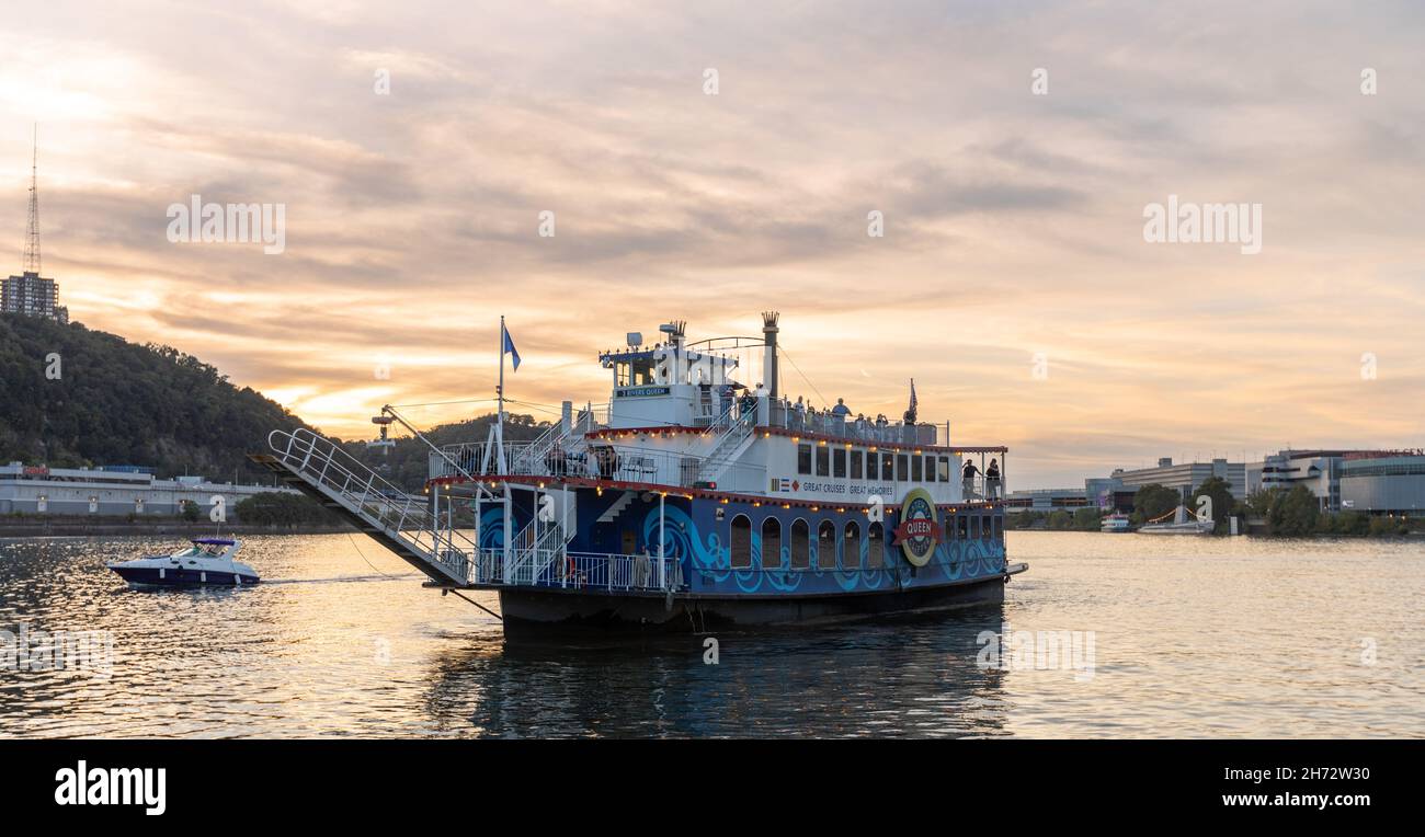 River dinner cruise ship on Allegheny river in Pittsburgh, Pennsylvania ...