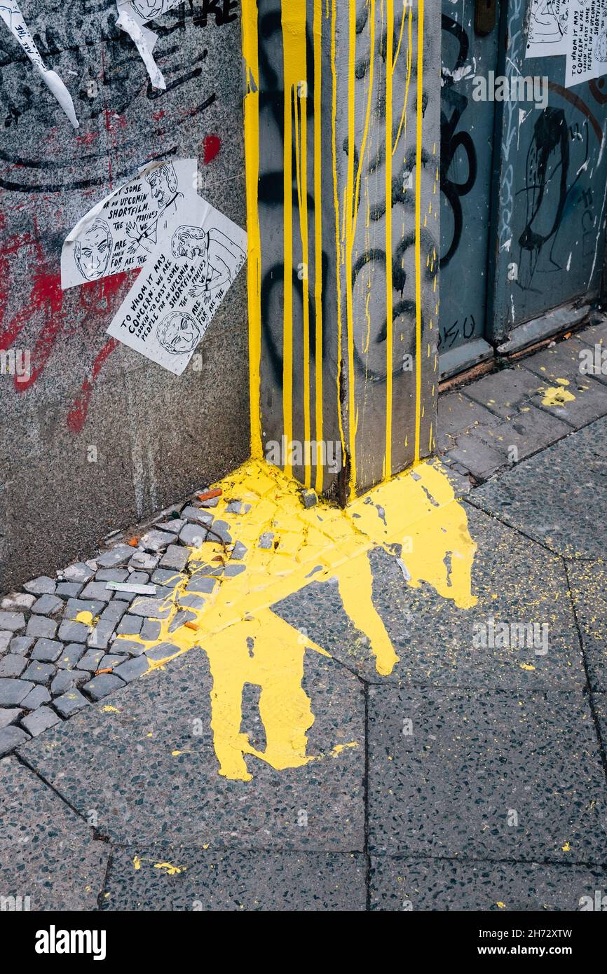 Beautiful view of a graffiti wall in the street Stock Photo - Alamy