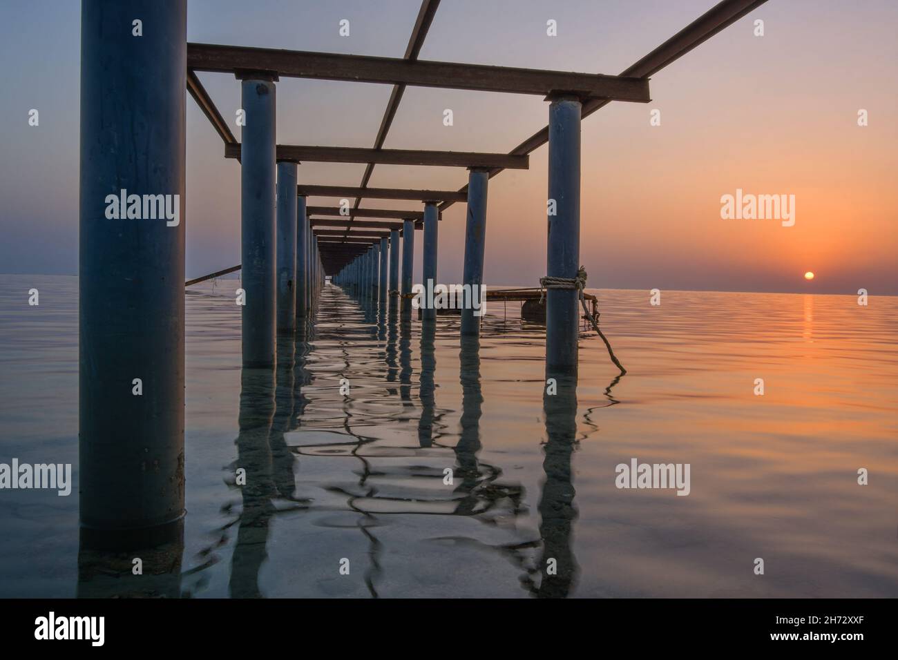 Old pier under water hi-res stock photography and images - Alamy