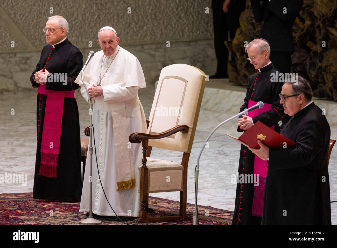 In vatican audience hall hi-res stock photography and images - Alamy