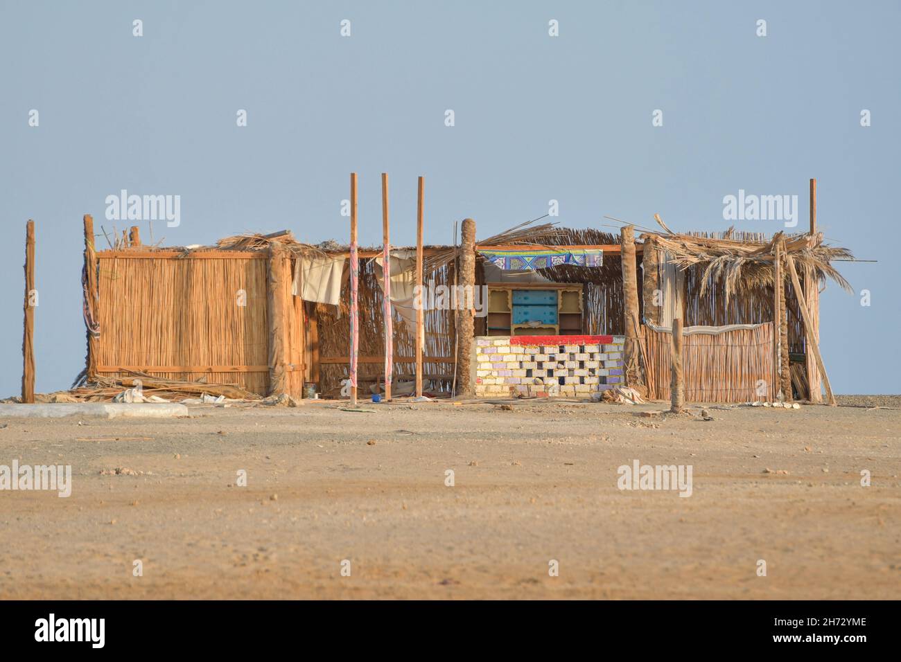 Old house on desert hi-res stock photography and images - Alamy
