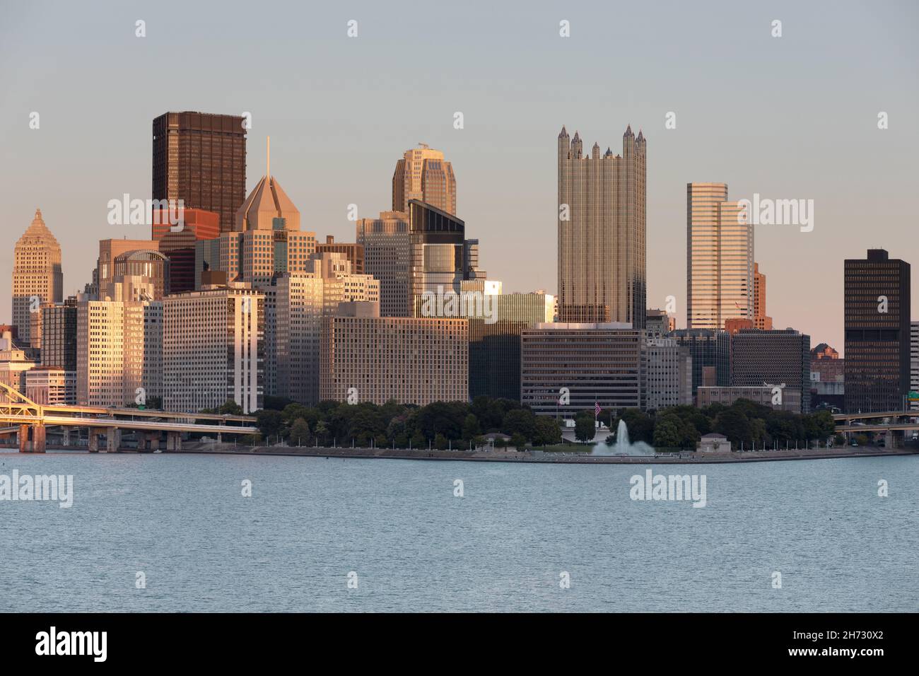 Pittsburgh skyline aerial hi-res stock photography and images - Alamy
