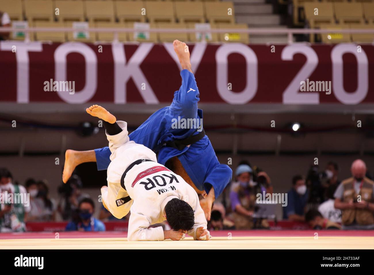 JULY 24th, 2021 - TOKYO, JAPAN: Luka MKHEIDZE of France (blue) wins the ...