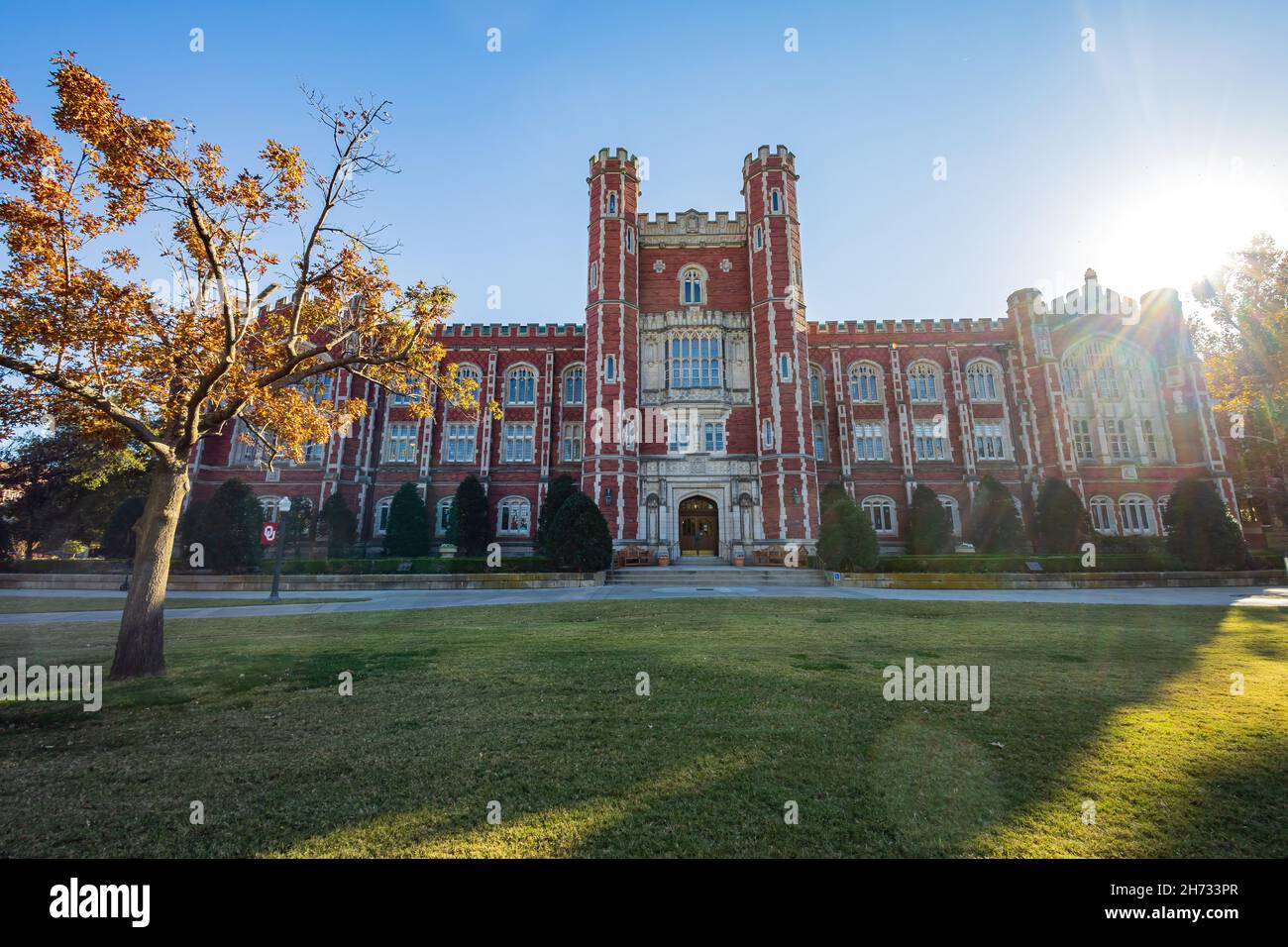 Bizzell library hi-res stock photography and images - Alamy