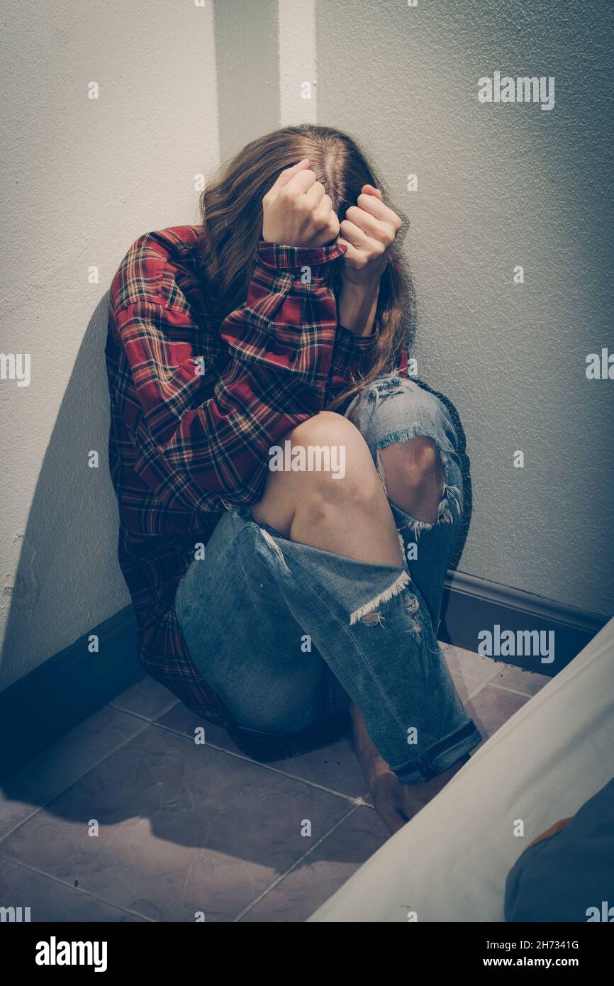 Domestic abuse man and woman hi-res stock photography and images - Alamy