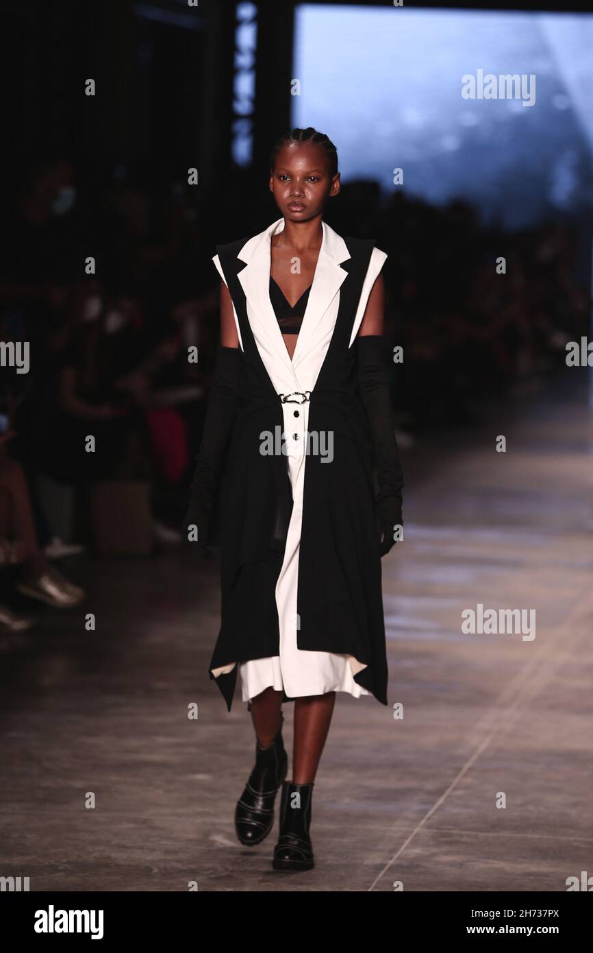 SP - Sao Paulo - 11/17/2021 - SAO PAULO, SAO PAULO FASHION WEEK ...