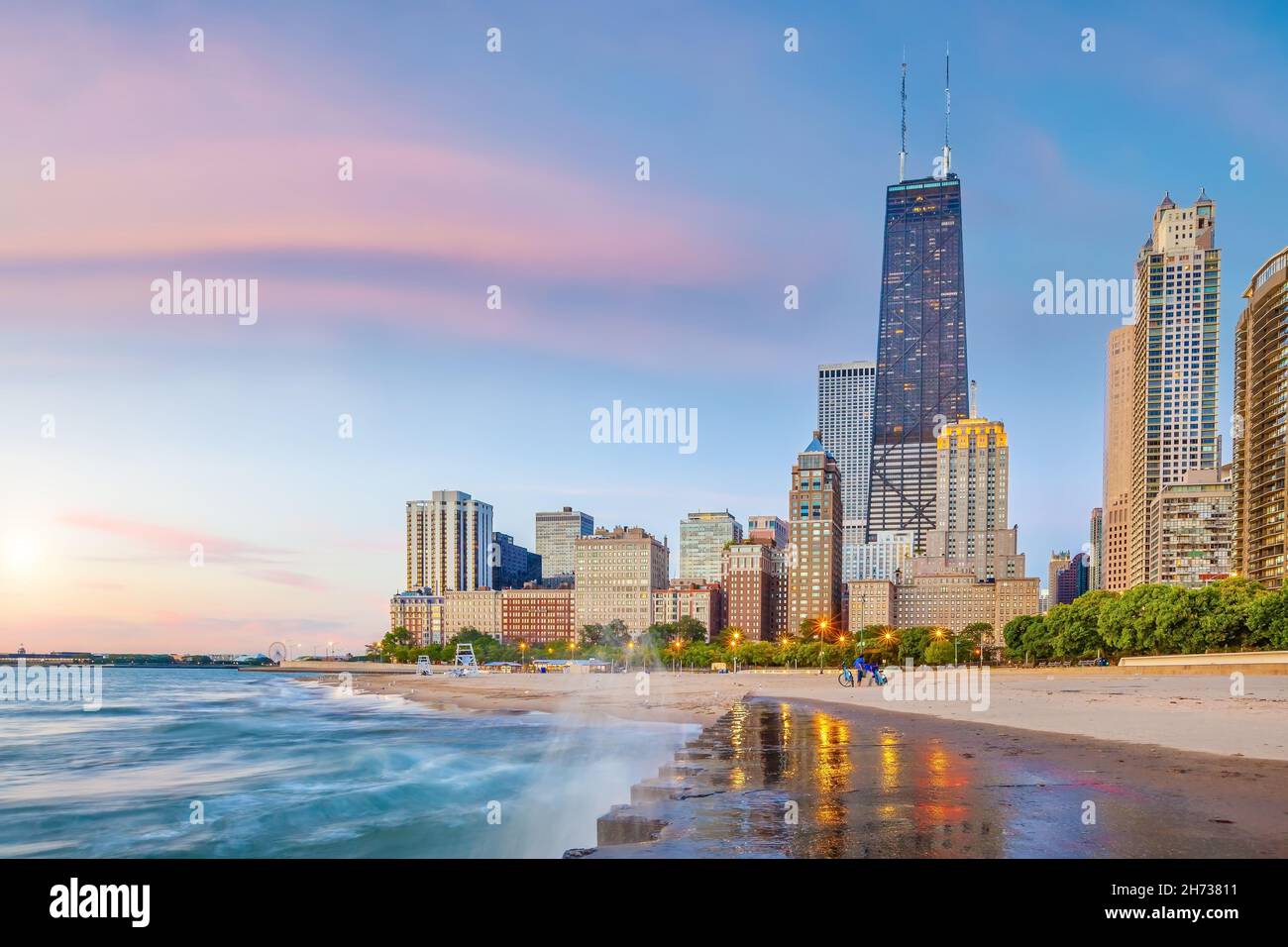 Downtown chicago skyline cityscape in Illinois, USA Stock Photo - Alamy