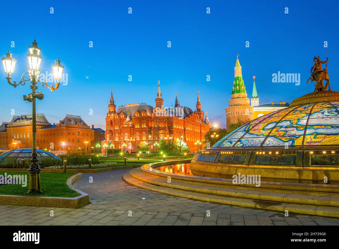 Historical buildings at the Red Square in Moscow, Russia Stock Photo ...