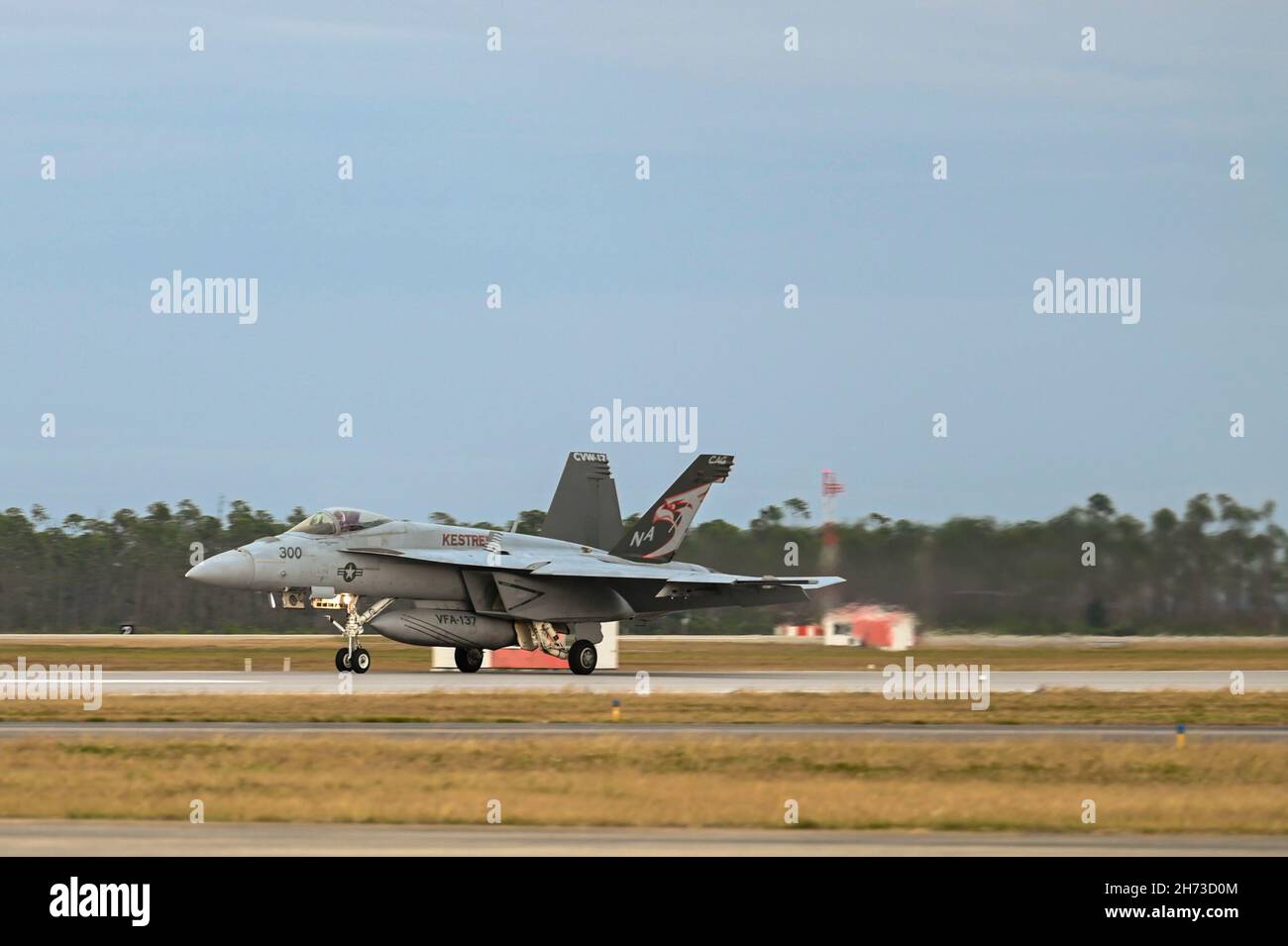A U.S. Navy F/A-18E Super Hornet assigned to Strike Fighter Squadron ...