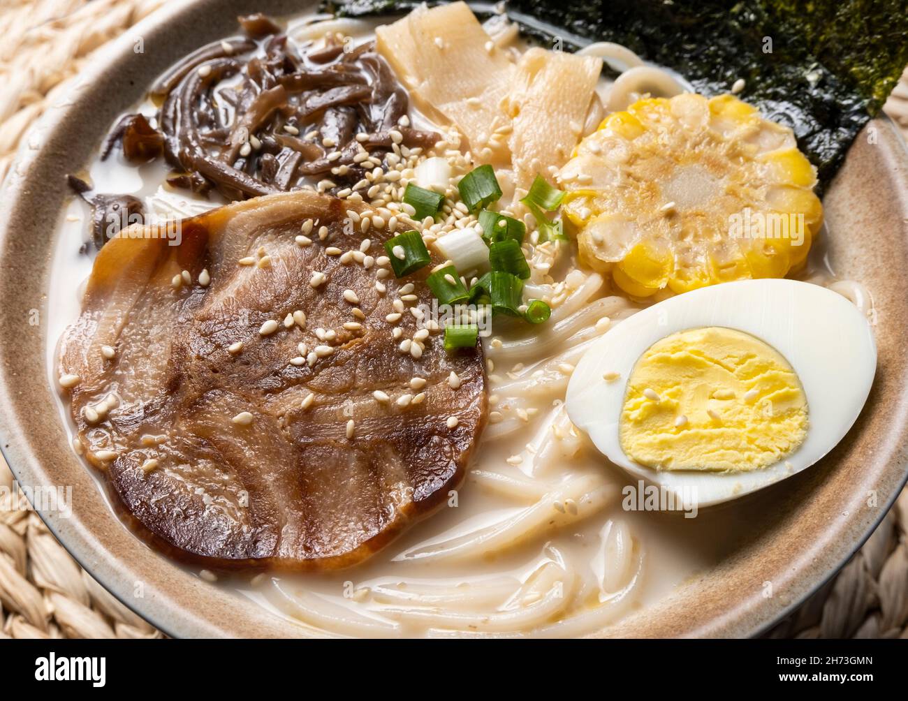A bowl of delicious Japanese barbecued Ramen Stock Photo - Alamy