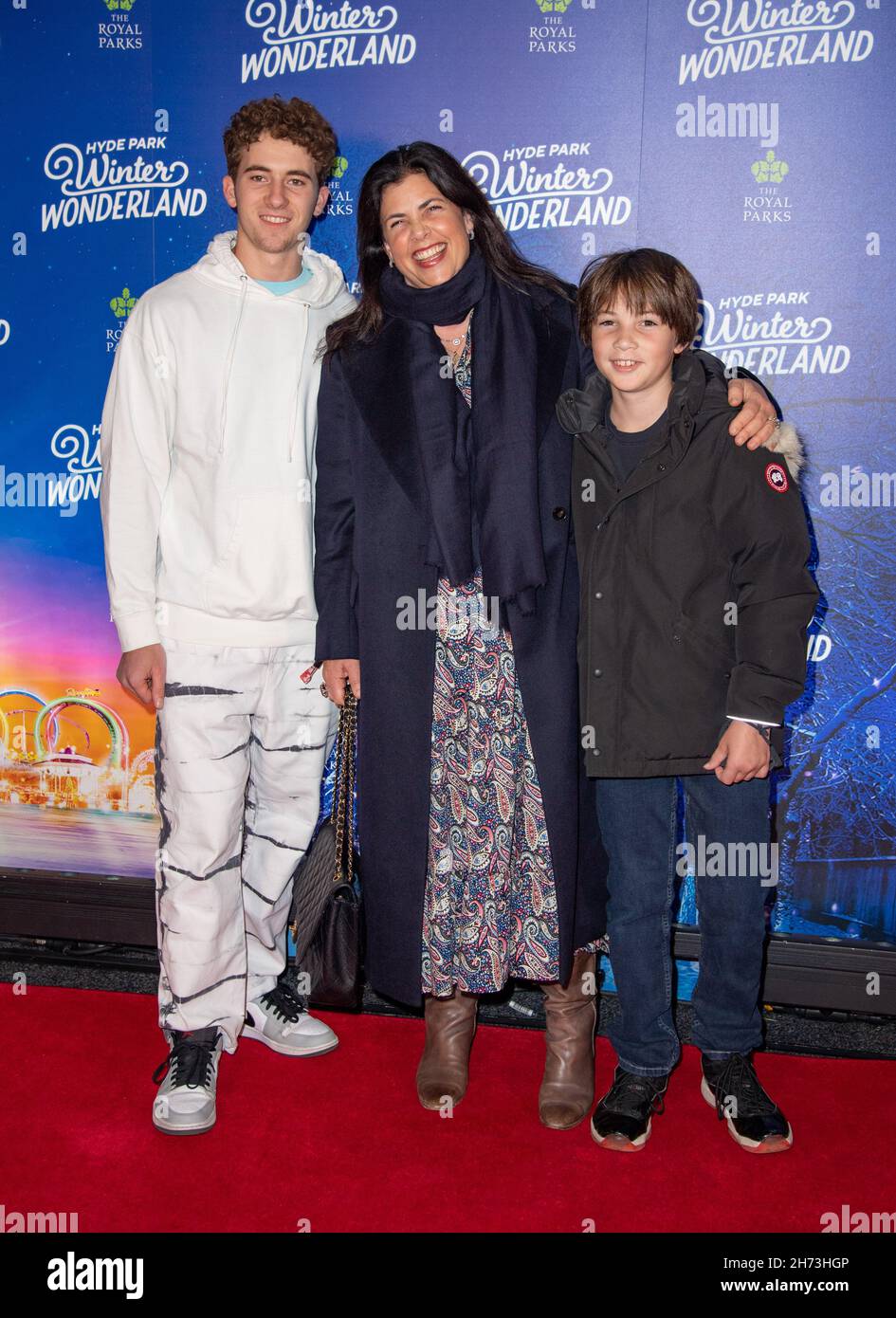 Kirstie allsopp family hi-res stock photography and images - Alamy