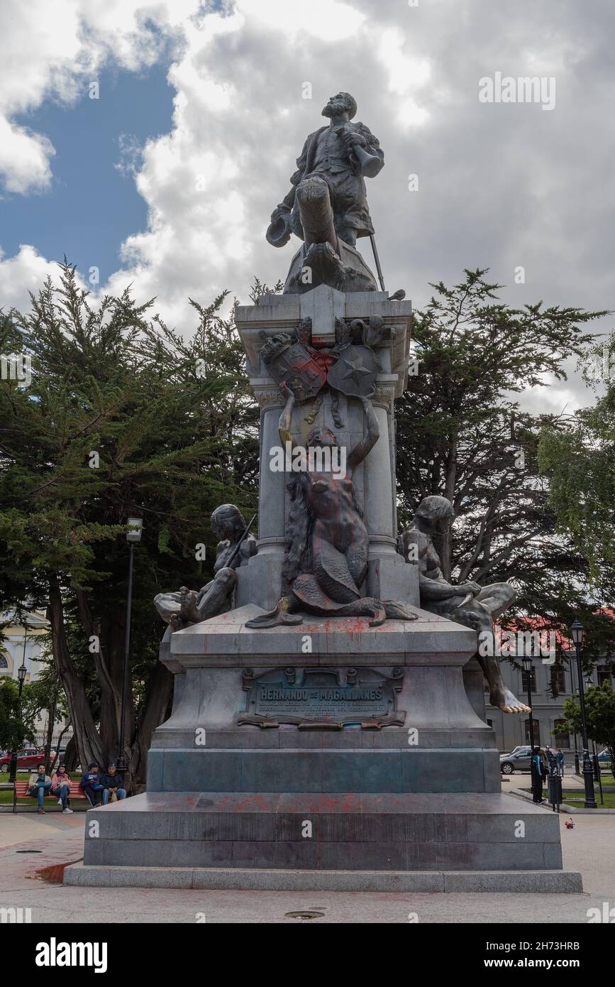 Statue of Ferdinand Magellan in the Plaza de Armas, Punta Arenas, Chile ...
