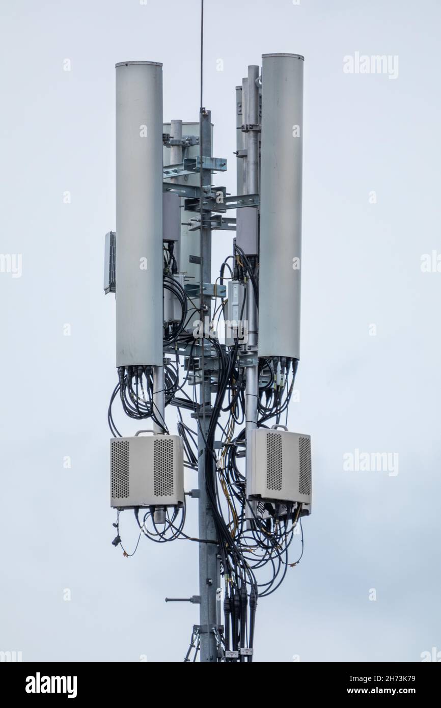 Cell tower repair hi-res stock photography and images - Alamy
