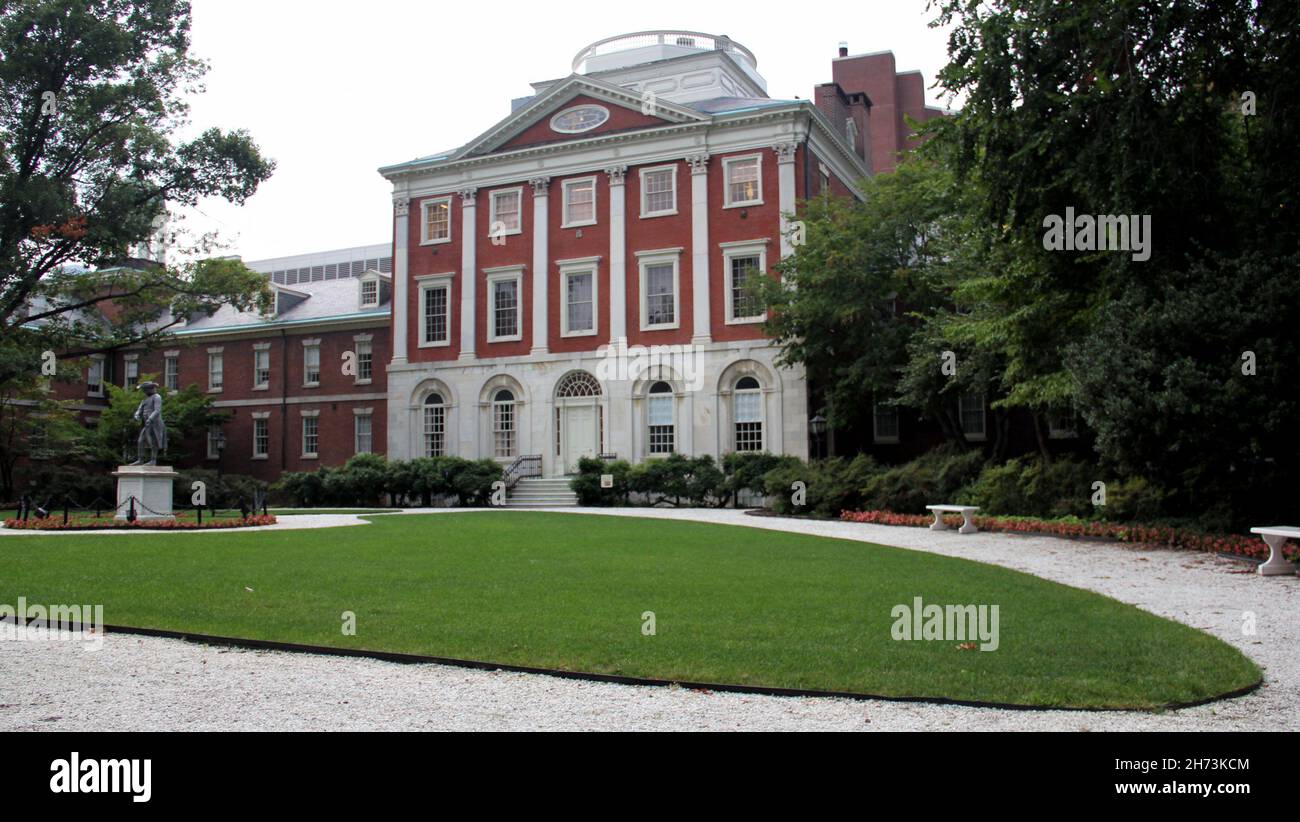 Lawn in front of Pennsylvania Hospital, first hospital in the US ...