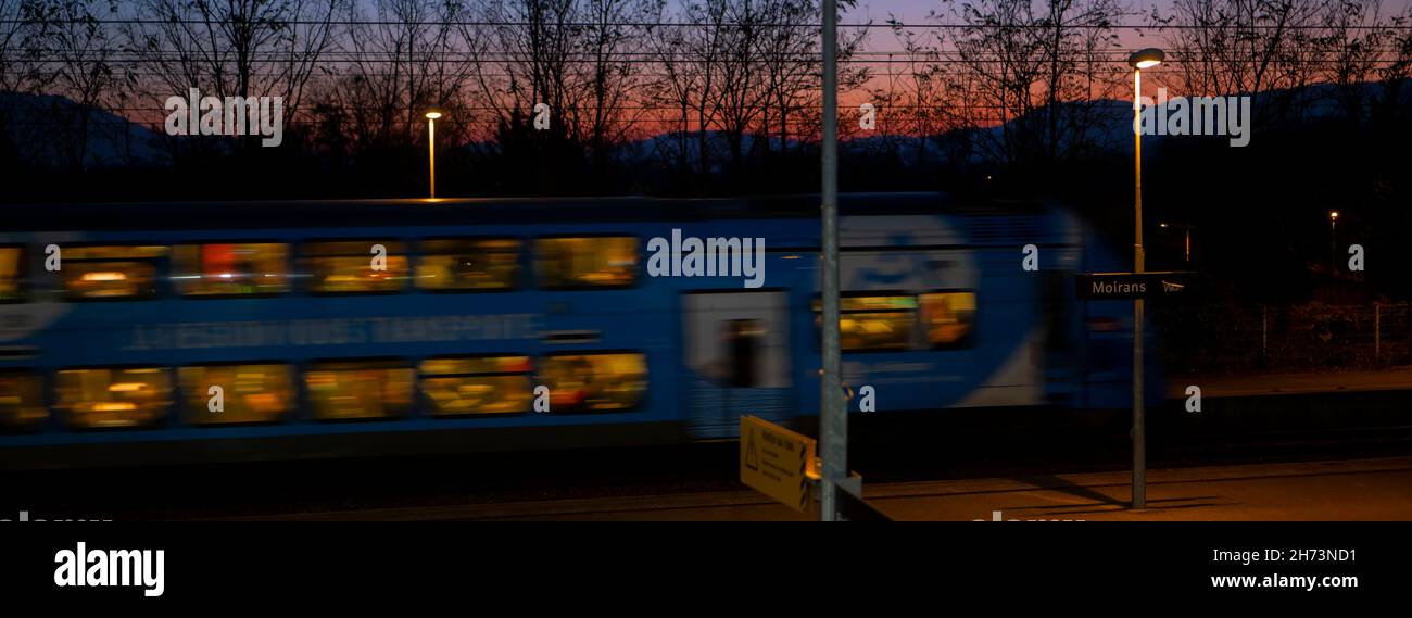 train pulling up at station Stock Photo - Alamy