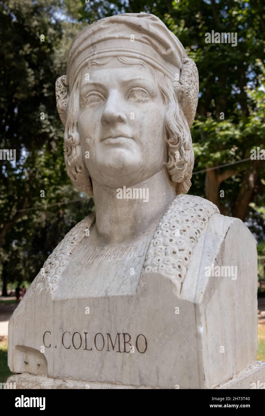 Italy christopher columbus statue hi-res stock photography and images ...