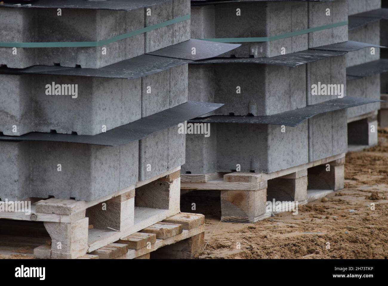 Load securing hi-res stock photography and images - Alamy