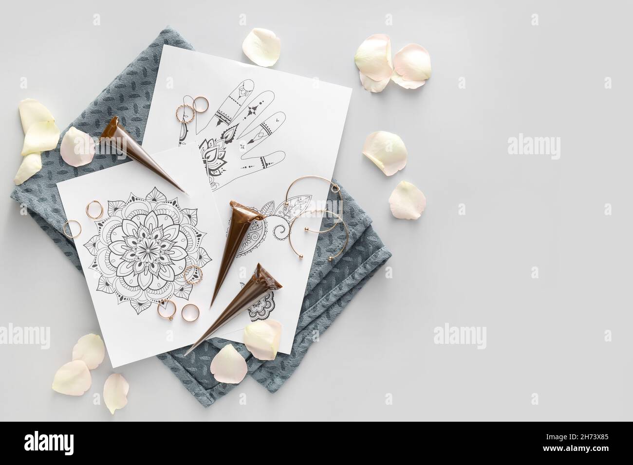 Henna paints and ornament examples, top view Stock Photo - Alamy