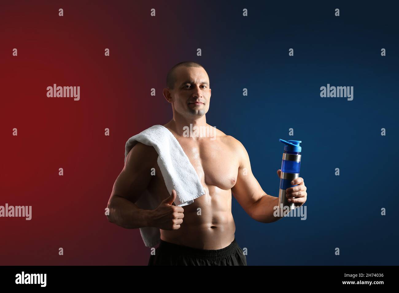 Bodybuilder thumb up hi-res stock photography and images - Alamy