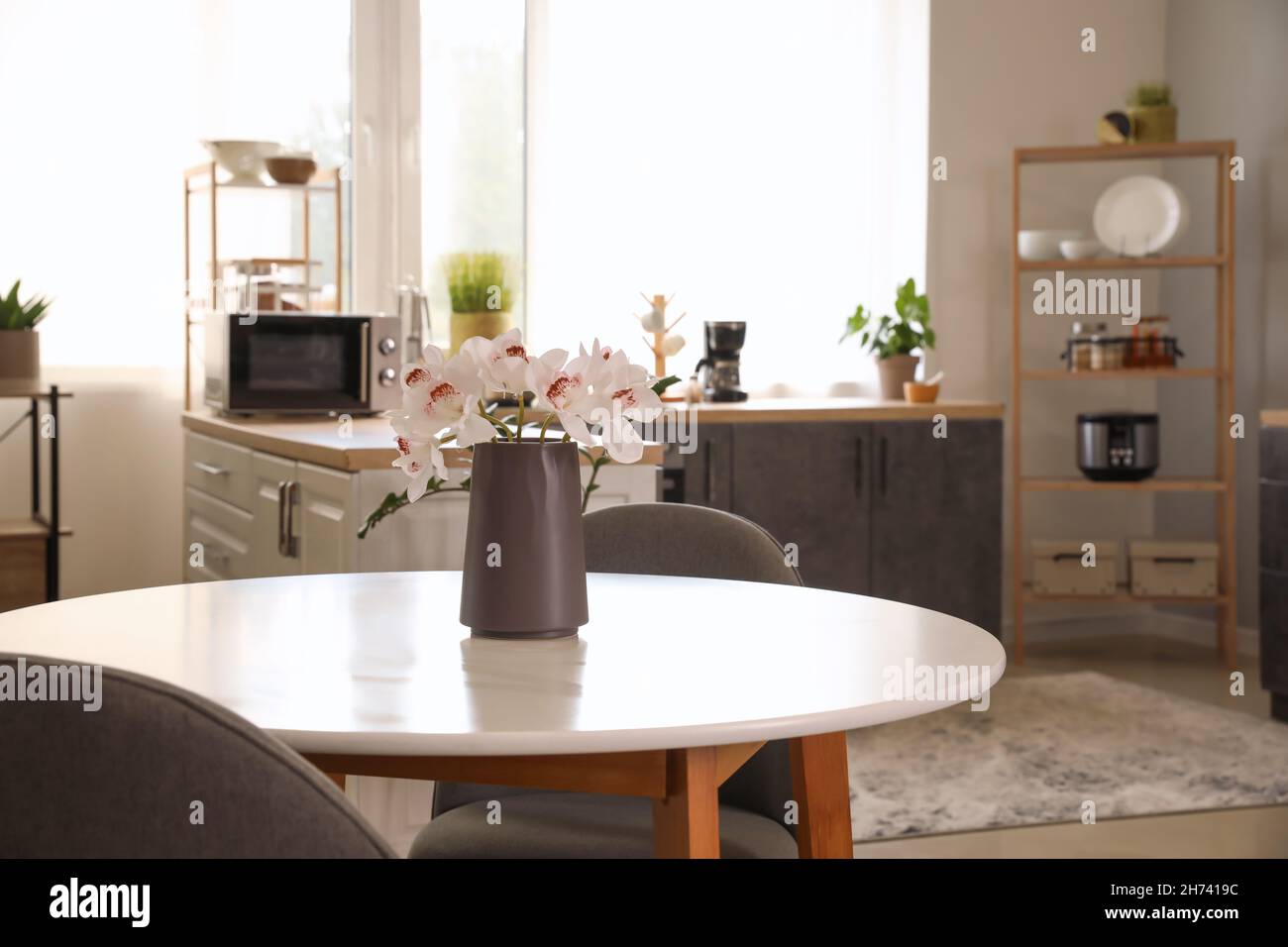 Room studio apartment sunset hi-res stock photography and images - Alamy