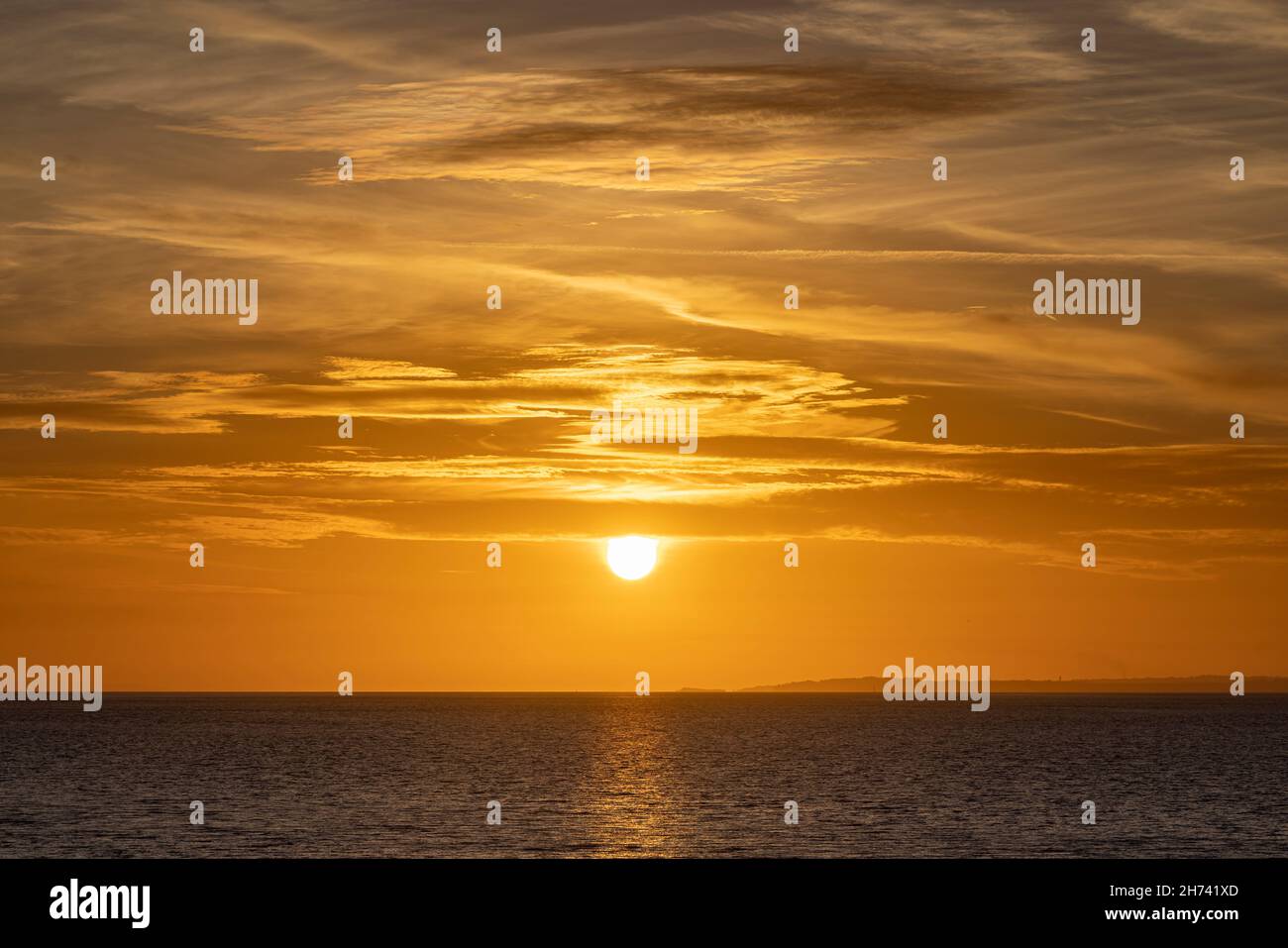 Sending to cloud hi-res stock photography and images - Alamy