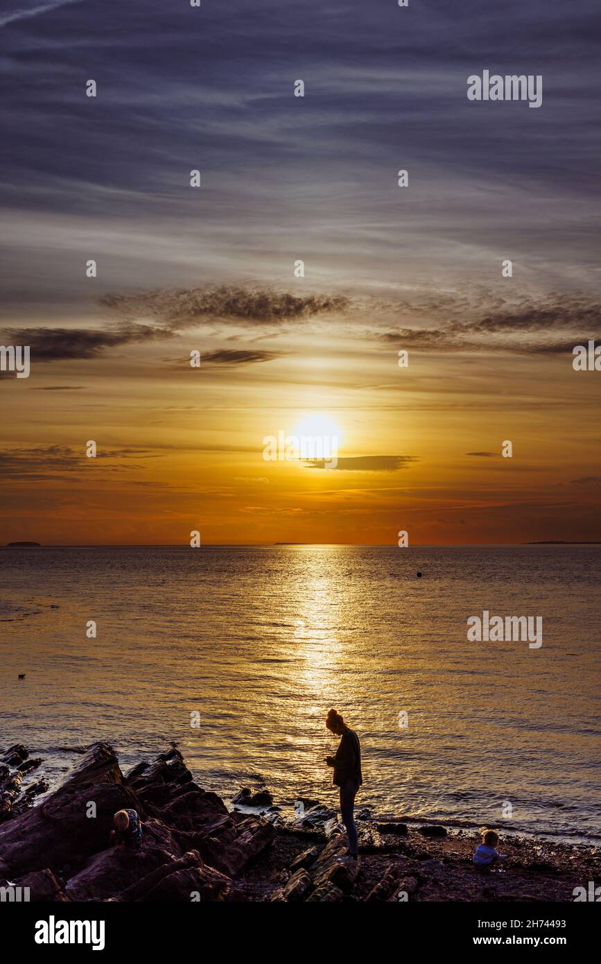 Sunset over the Bristol channel Stock Photo - Alamy