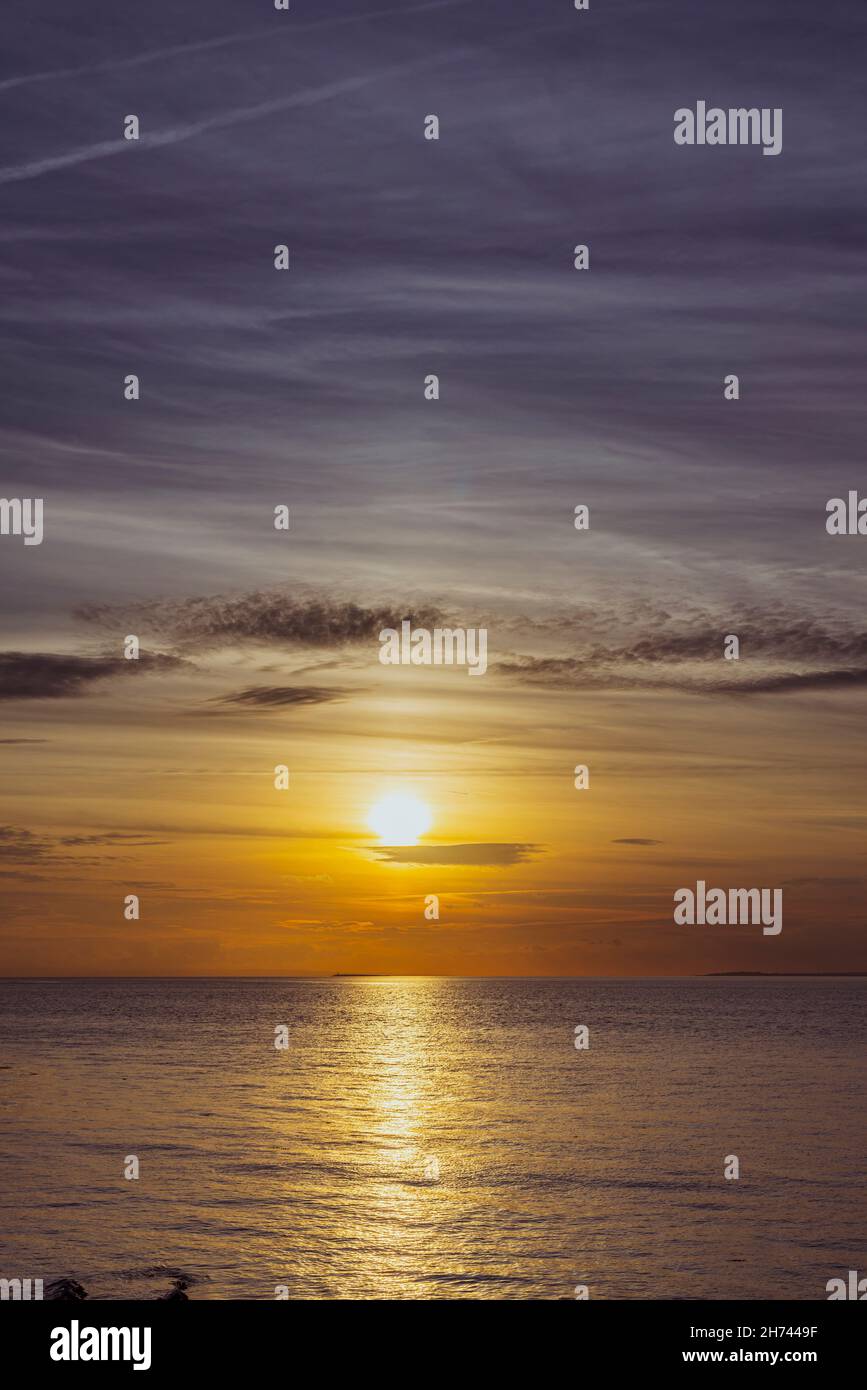 Sunset over the Bristol channel Stock Photo - Alamy