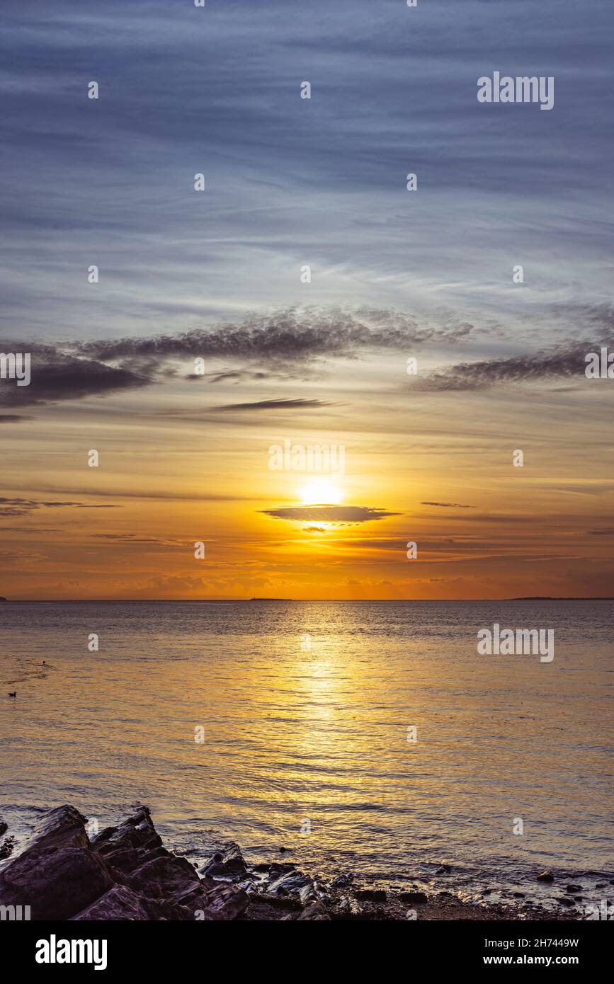 Sunset over the Bristol channel Stock Photo - Alamy
