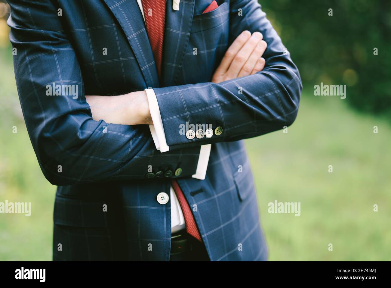 Hands hand arm arms crossed over chest hi-res stock photography and ...