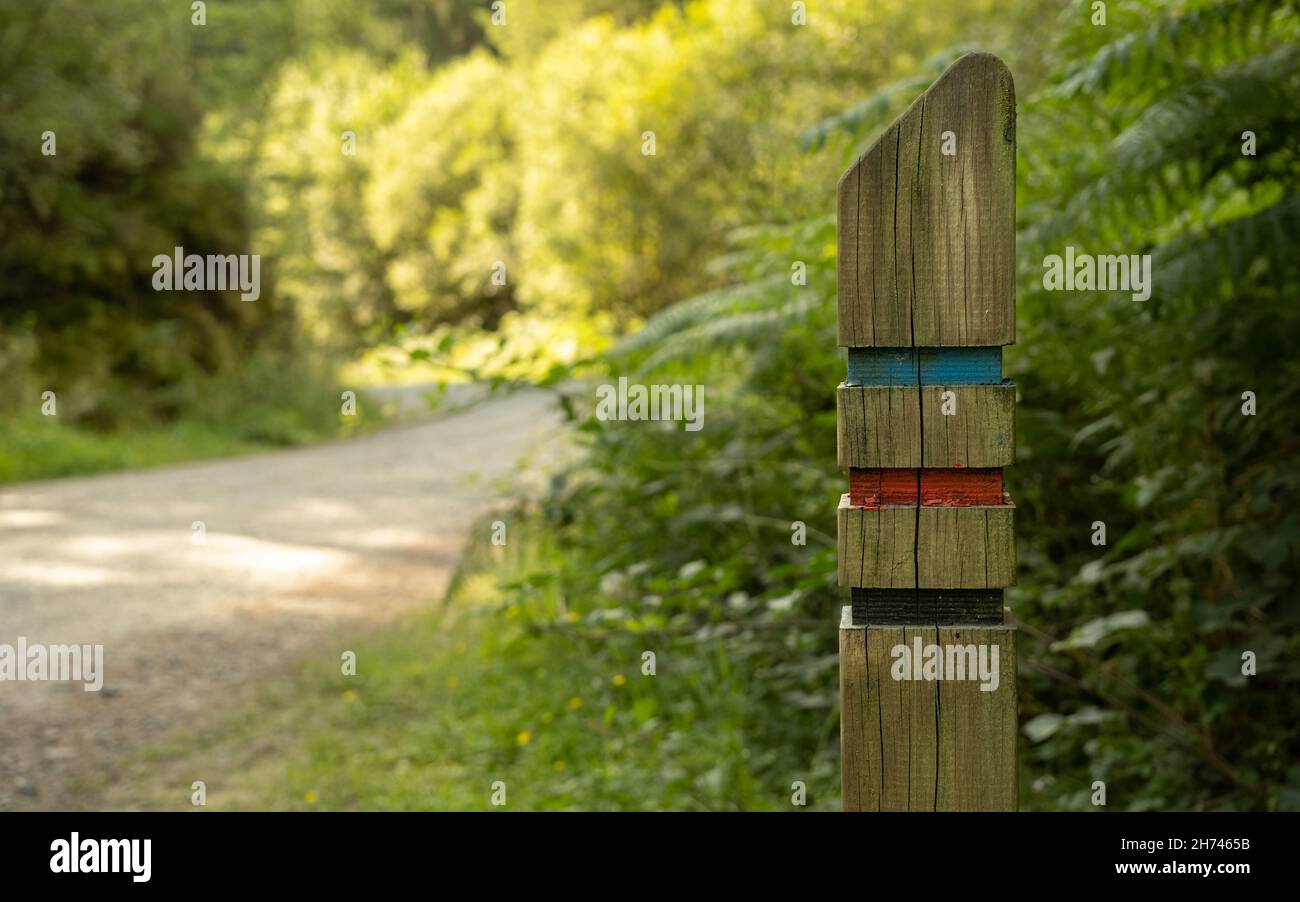 Trail markings hi-res stock photography and images - Alamy