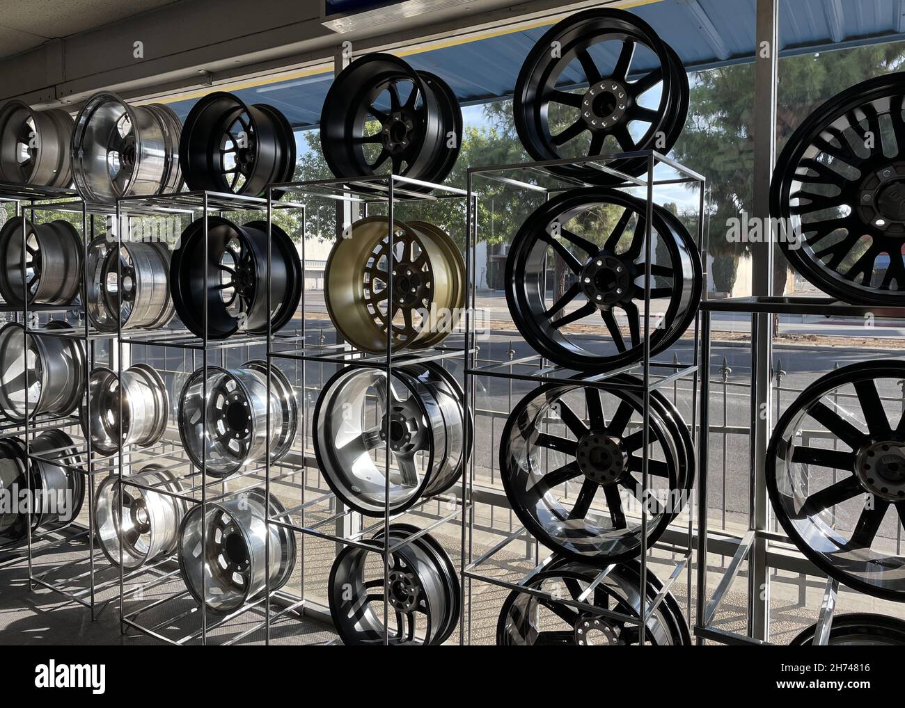 Metal rims hi-res stock photography and images - Alamy