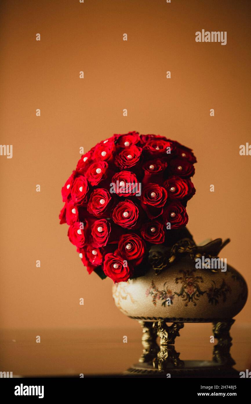 Rose bunch hi-res stock photography and images - Alamy