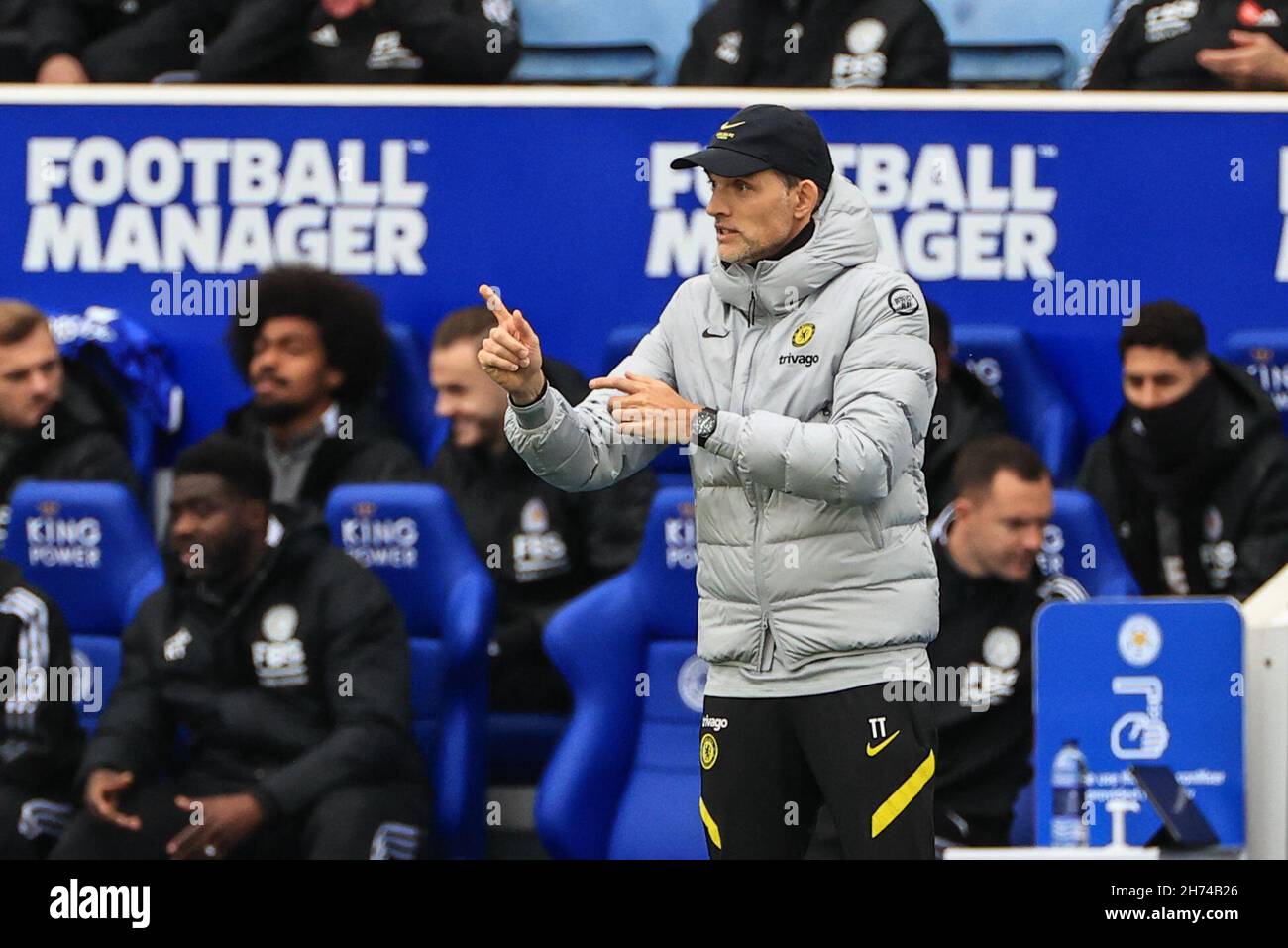 Thomas Tuchel manager of Chelsea gives his team instructions Stock ...