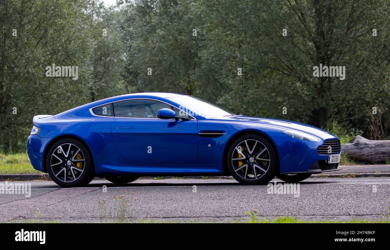 Motoring history blue automobile hi-res stock photography and images ...