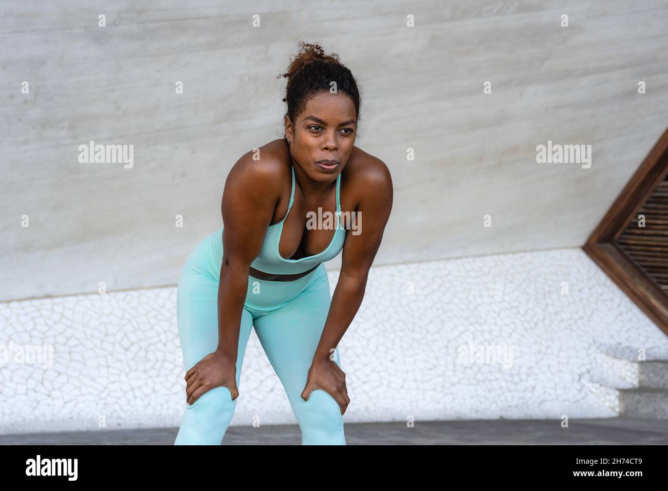 African american woman exercise workout hi-res stock photography and ...